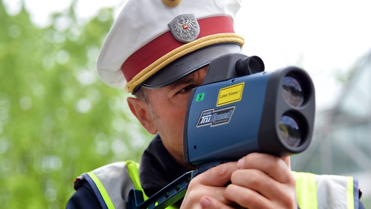 Autolenker Mit 160 Km h In 50er Zone Gestoppt SN at